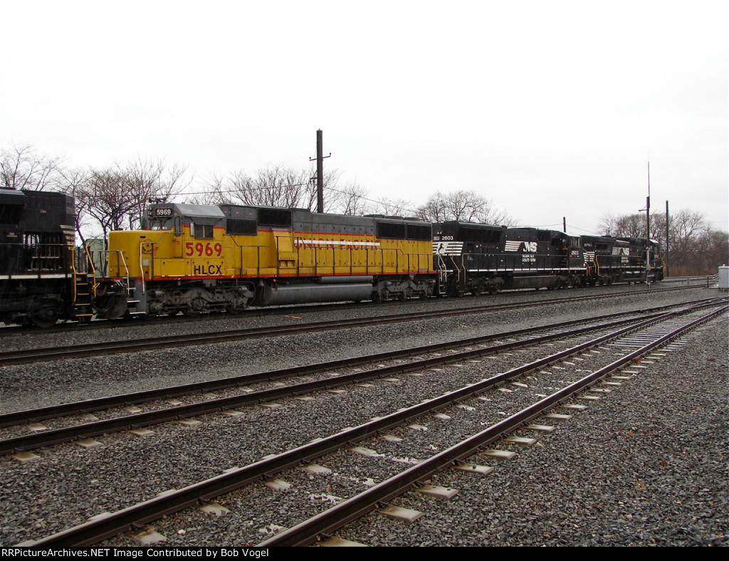 HLCX 5969 and NS 2603